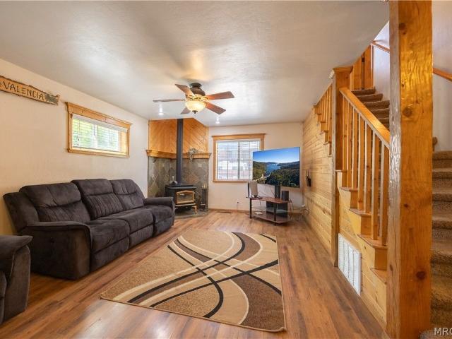209 W Meadow Ln, Big Bear City, CA