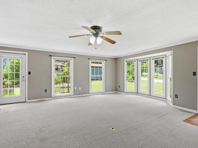 209 Woodberry Circle