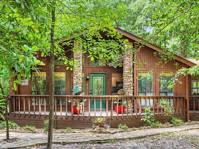 209 Woodfern Gln, Holly Lake Ranch, TX 75765