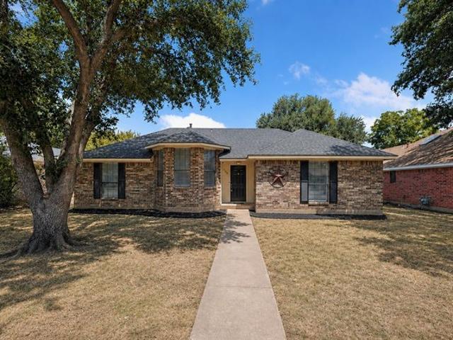 209 Willow Stone St, Denton, TX 76207