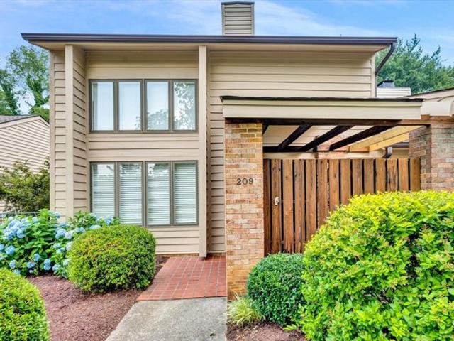 209 Windward Dr SW Unit 209, Roanoke, VA 24018