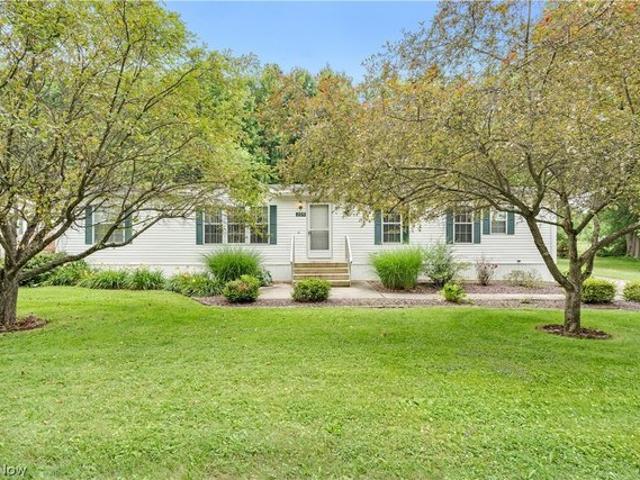 209 Wyngate Dr, Brookfield, OH 44403