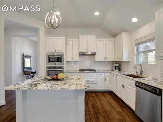 209 Wynnpage Dr, Dripping Springs, TX