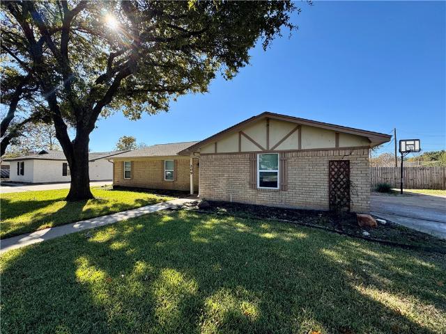 209 Travis Ln, Hewitt, TX 76643 | MLS #223919