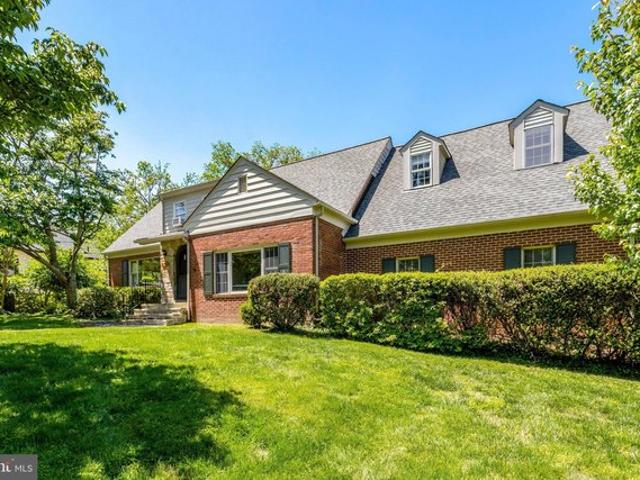 209 Tyson Dr, Falls Church, VA 22046