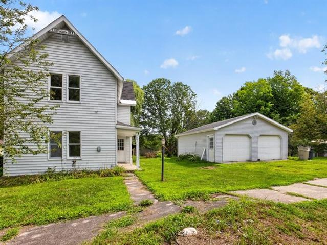 209 Underwood Ave, Leroy, MI 49655