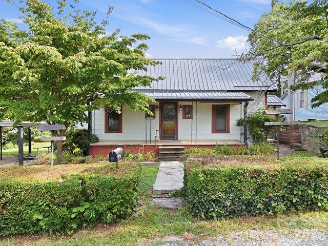 209 Virginia Ave, Marion, NC 28752