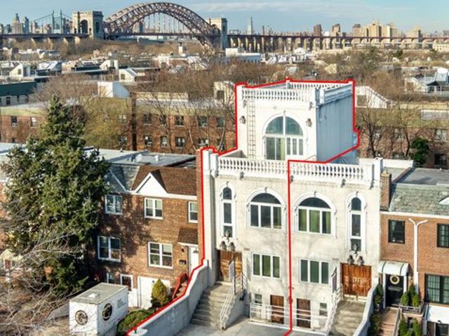 20 44 26 St, Queens, NY 11105