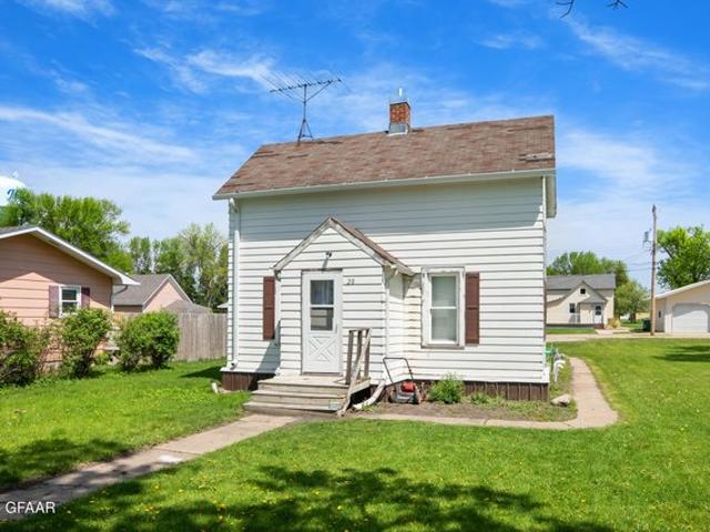 20 5th Ave SE, Mayville, ND 58257