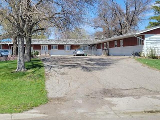 20 5th St E, Halstad, MN 56548