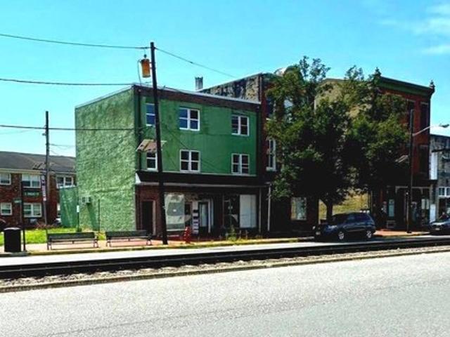 20 22 E Broad St, Burlington, NJ 08016