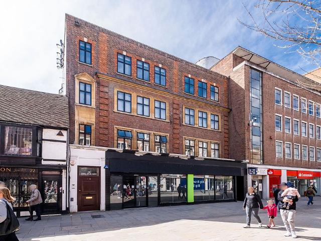 20 24 The Parade, Flat 9, Watford, Hertfordshire WD17, 1 bed flat to rent, £1,261 pcm | PrimeLocation