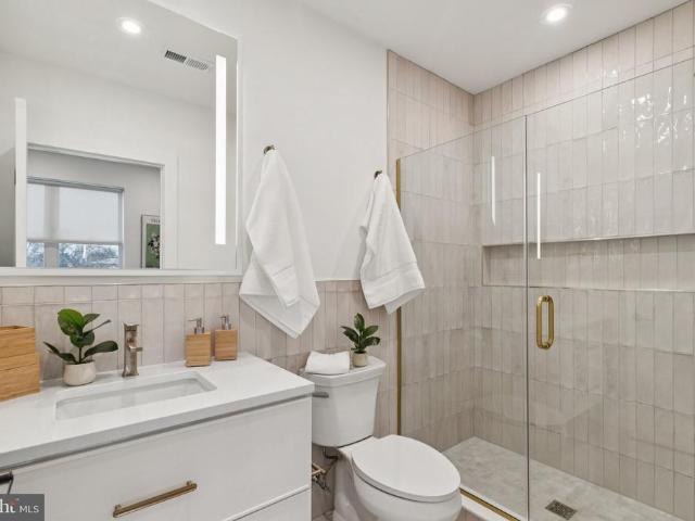 20 30 W Allens Lane # 305