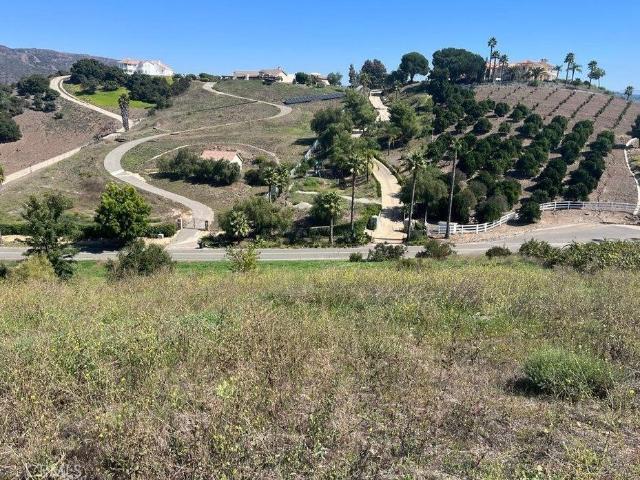 25055 Terreno Dr, Temecula, CA 92590 | MLS #SW24204 | Compass