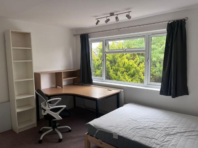 20 Thorpe Acre Road new kitchen & drivewayLoughborough