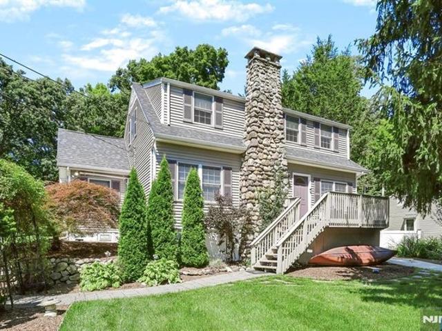 20 The Loop, Ringwood, NJ 07456