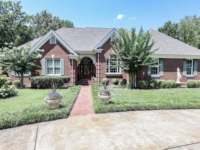 20 Timber Ridge Dr, Paducah, KY 42001