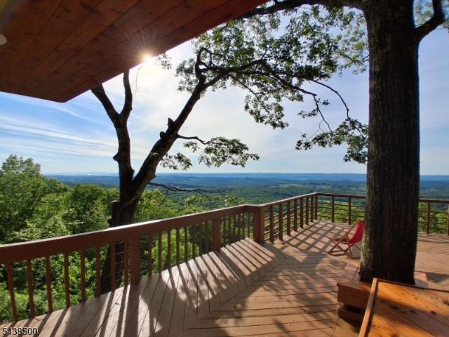 20 Upper Mountain Rd