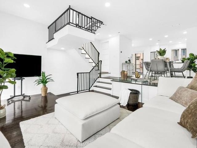 20 Veterans Way, Edgewater, NJ 07020