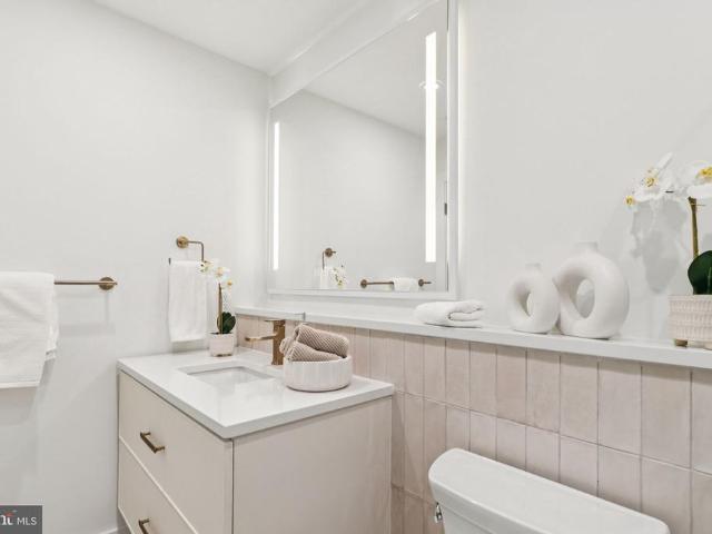 20 30 W Allens Lane # 216
