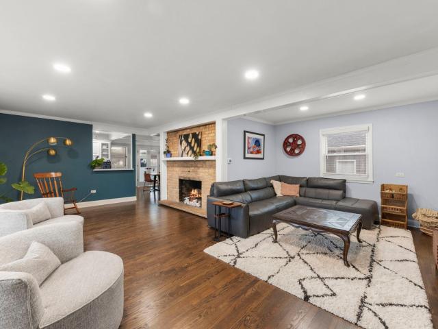 20 W Brown Street