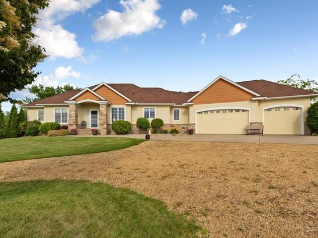 20 W Clear Lake Dr, Ceylon, MN 56121