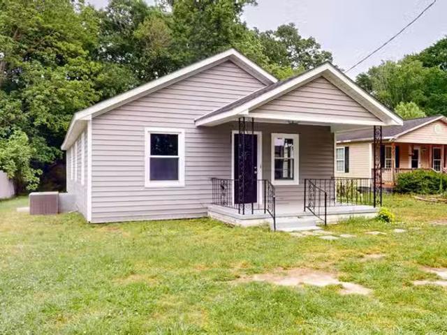 20 W EDGERTON ST, SMITHFIELD, NC 27577 Single Family Residence.