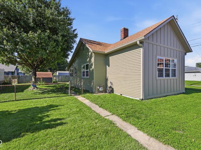 20 W Locust Street