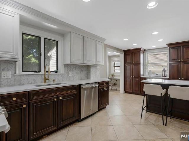 20 W Saddle River Road
