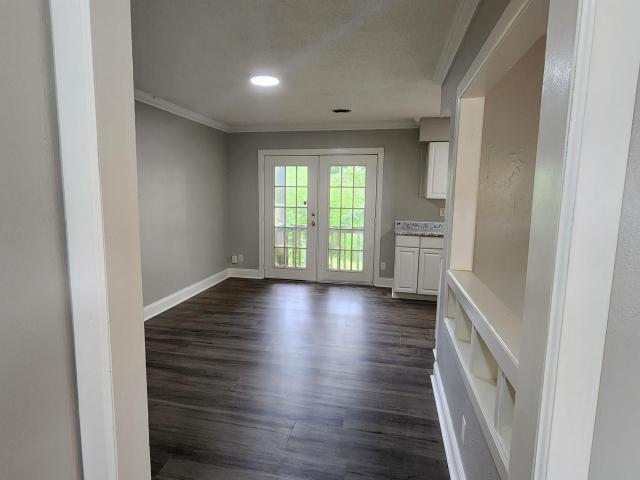 20 W Windsor Drive