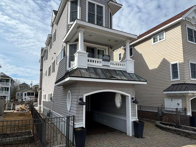 20 W 10th Street