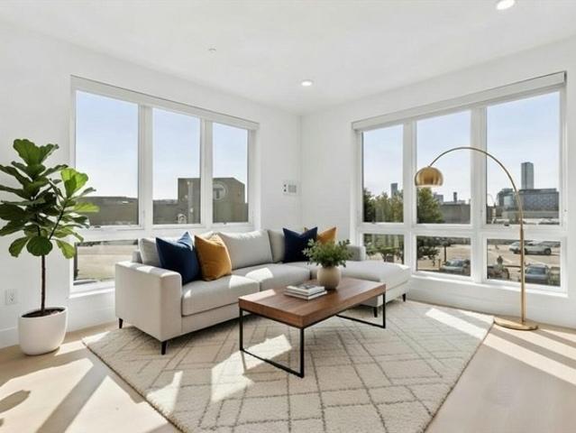 20 W 5th St Apt 2L, Boston, MA 02127