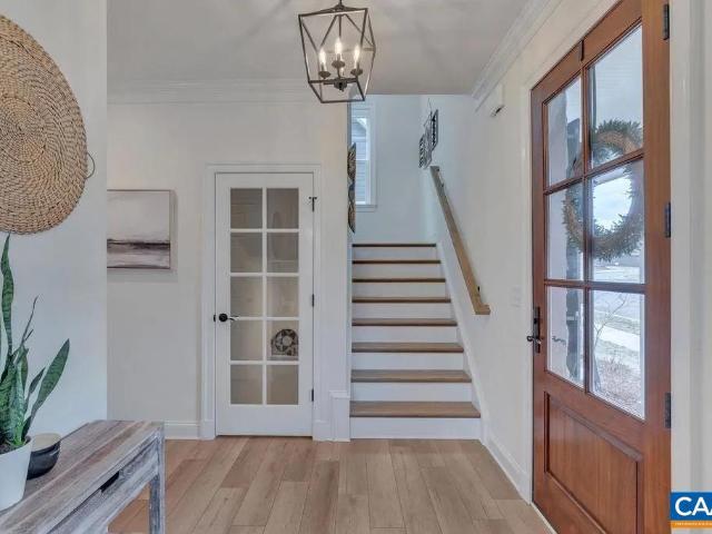 20 Warwick Dr