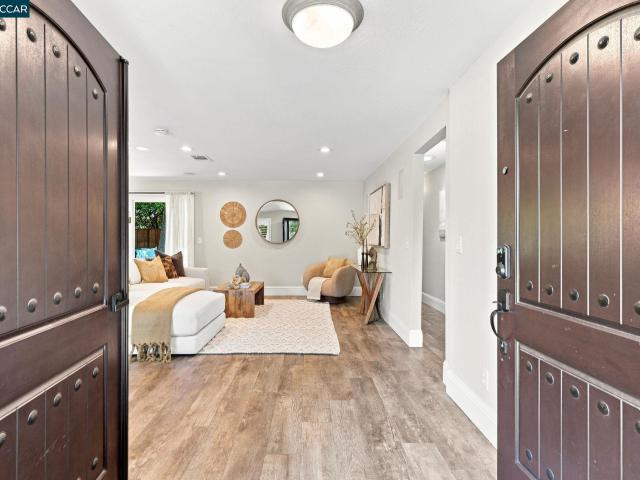 20 Waterberry Ct