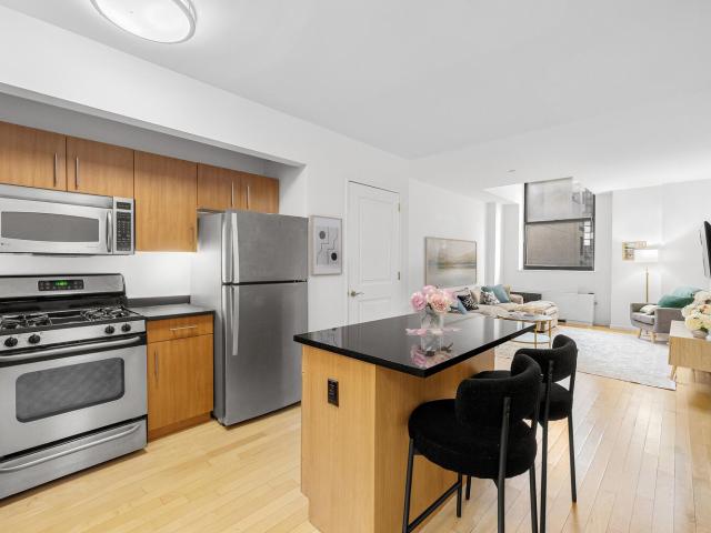 20 WEST Street 22F