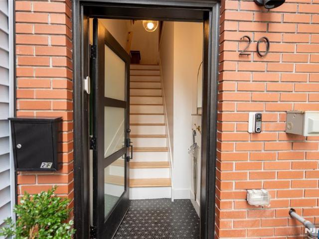 20 Westervelt Place # 2