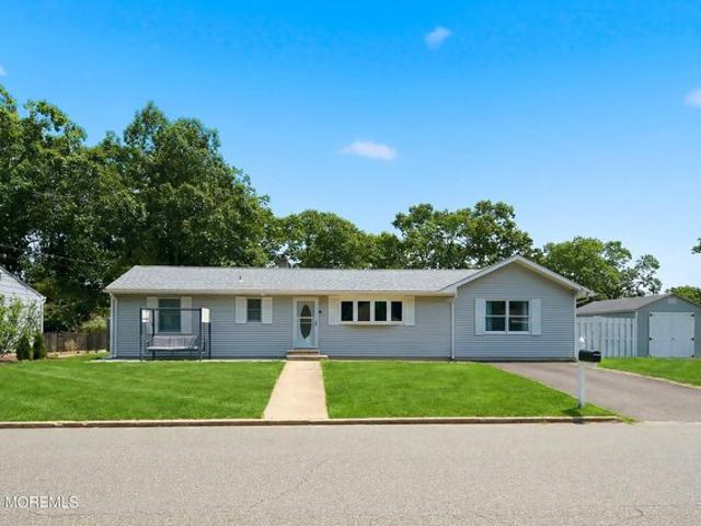 20 Western Dr, Howell, NJ 07731