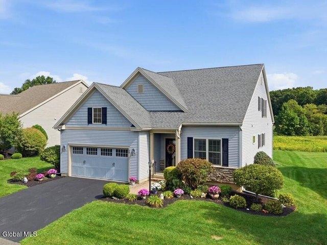 20 Whitney Dr, Mechanicville, NY 12118