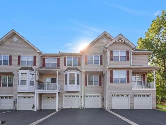 20 Windham Ct, Raritan, NJ 08822