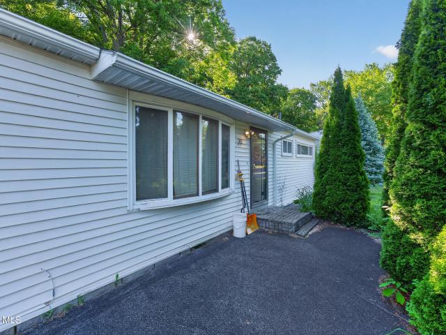 20 Winslow Drive