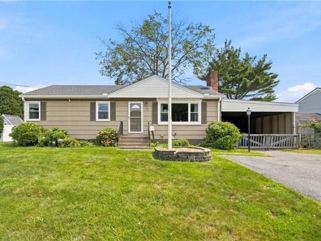 20 Wood Rd, Middletown, RI 02842
