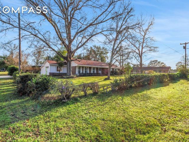 20 Woods Ln, Coldspring, TX