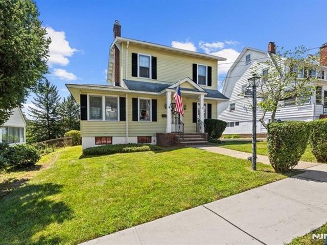 20 Woodside Ter, West Orange, NJ 07052
