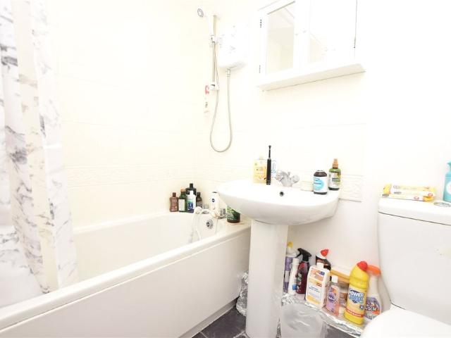 20, Abbeydale Mount, Leeds, West Yorkshire, LS5 3RA