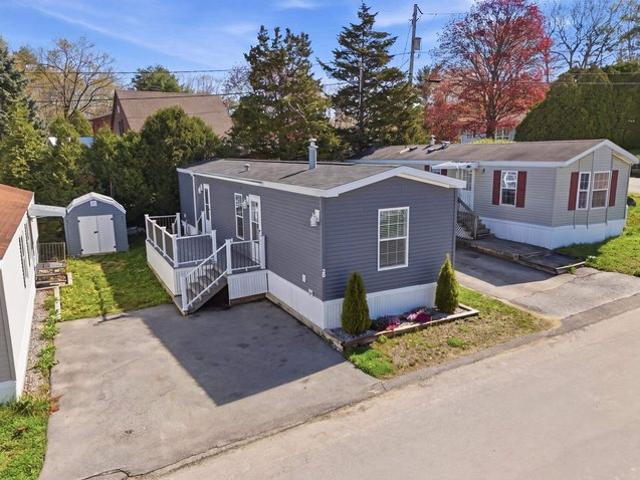 20 Amherst Rd, Newmarket, NH 03857