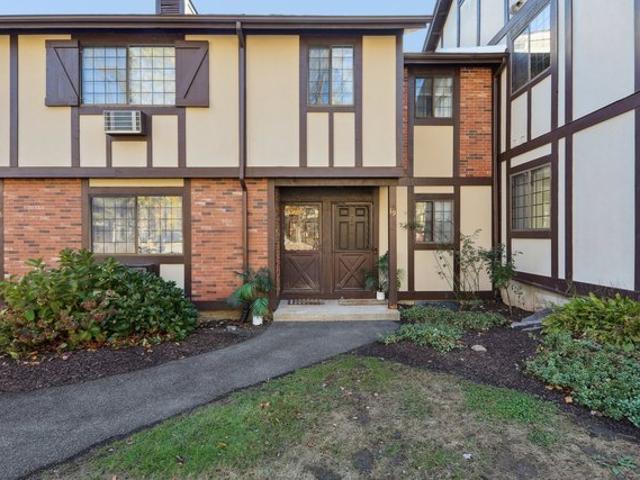 20 Andover Ct Unit 20, Brookfield, CT 06804