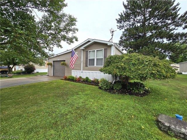 20 Apple Dr, Andover, OH 44003