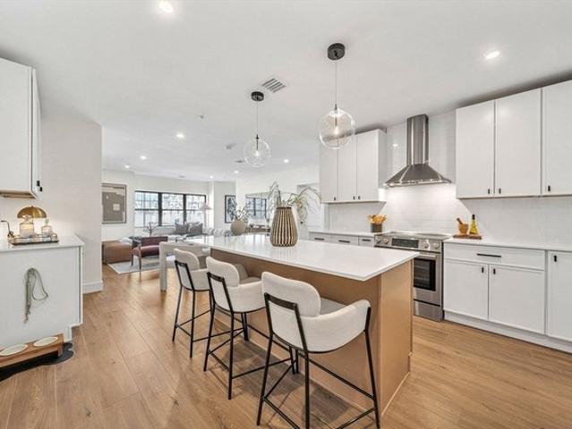 20 Audubon Way Apt 306, Canton, MA 02021