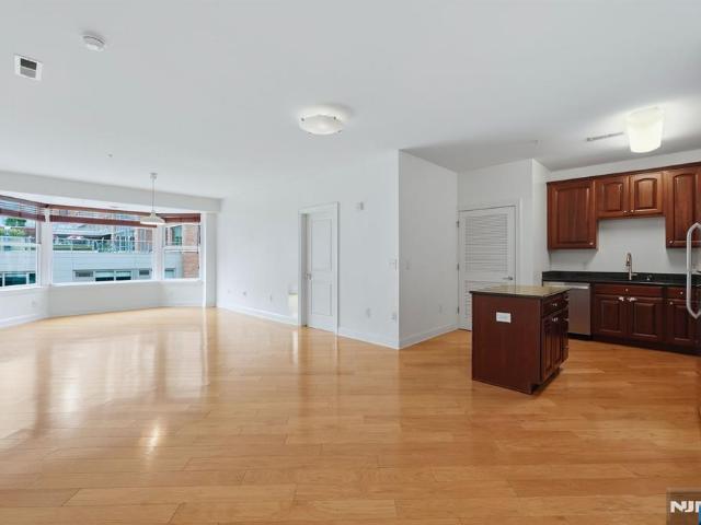 20 Ave At Port Imperial # 323