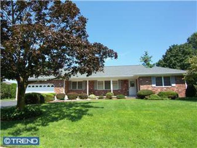 20 Azalea Way, Hamilton, NJ 08690